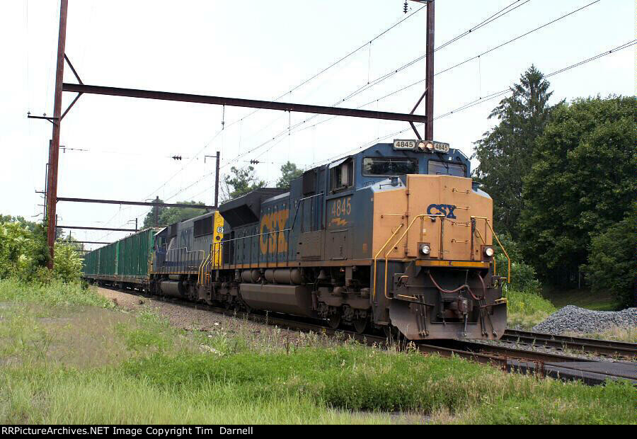 CSX 4845, 8787 on Q703